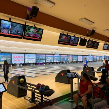 SAM’S TOWN BOWLING - Updated January 2026 - 70 Photos & 58 Reviews ...