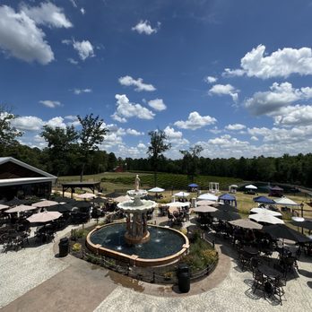 ZINCHOUSE WINERY & BREWERY - Updated April 2025 - 244 Photos & 119 ...