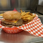 SHUTTLE BURGERS & MORE - 28 Photos & 39 Reviews - 8405 Almeda Genoa Rd ...