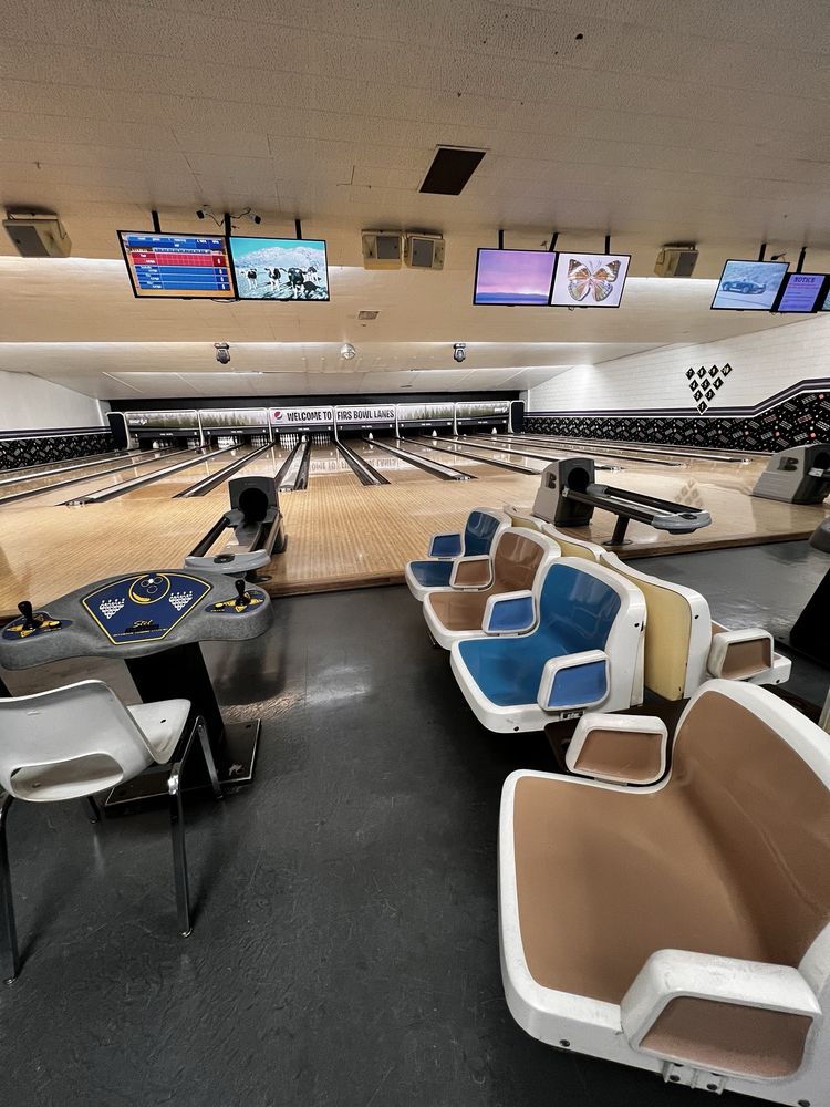 FIRS BOWL - Updated January 2026 - 14 Photos & 25 Reviews - 1950 River ...