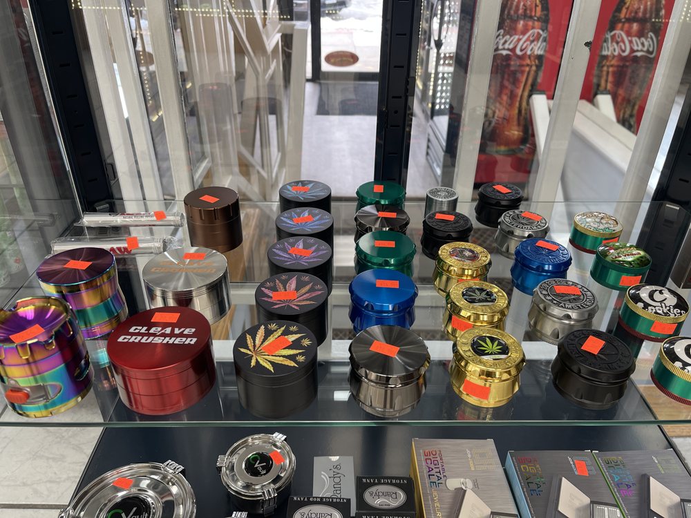 SMOKE PLUG - Updated February 2025 - 51 Photos - 346 Main St ...