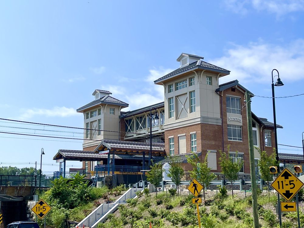 SHORELINE EAST TRAIN STATION - 10 John St Ext, Clinton, Connecticut ...