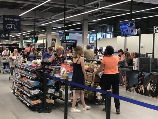 HYPERMARCHÉ CARREFOUR - Updated April 2025 - 10 Photos - Chaussée de ...