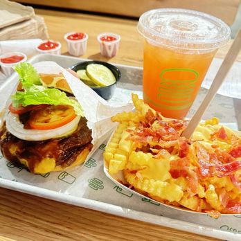 SHAKE SHACK COSTA MESA - Updated July 2025 - 124 Photos & 127 Reviews - 329 East 17th St, Costa ...