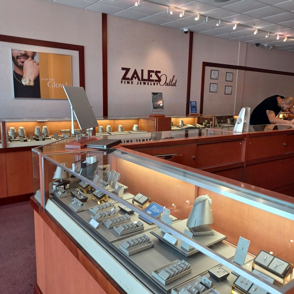 ZALES OUTLET - Updated May 2025 - 23 Reviews - 677 N Alafaya Trl ...