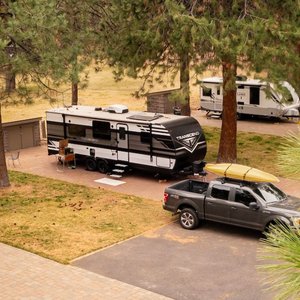 BEND SISTERS GARDEN RV RESORT - Updated January 2025 - 64 Photos & 99 ...