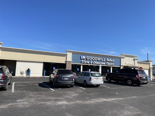 GOODWILL - Updated September 2025 - 31 Photos & 21 Reviews - 4525 Ave U ...