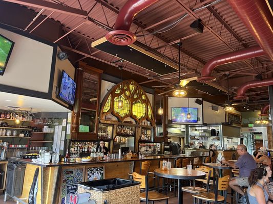 CAST IRON TAVERN - Updated December 2025 - 261 Photos & 339 Reviews ...