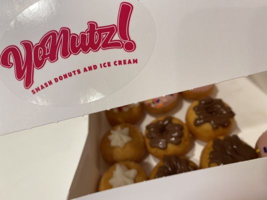YONUTZ GOURMET DONUTS AND ICE CREAM - 893 Photos & 514 Reviews - 121 NW ...