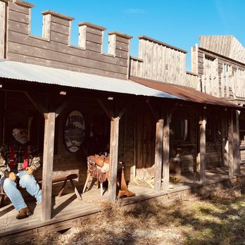 LARK RANCH - Updated October 2025 - 75 Photos & 45 Reviews - 1611 N ...