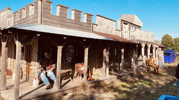 LARK RANCH - Updated October 2025 - 75 Photos & 45 Reviews - 1611 N ...