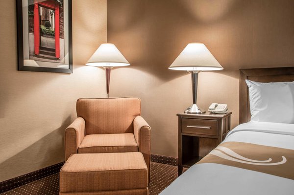 QUALITY INN ELGIN I-90 - Updated April 2026 - 31 Photos & 31 Reviews ...