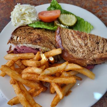 TONY’S BREAKFAST CAFE AND FAMILY RESTAURANT - Updated April 2025 - 278 ...