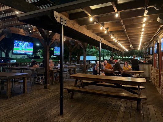 FLIPS PATIO GRILL - Updated December 2025 - 247 Photos & 368 Reviews ...