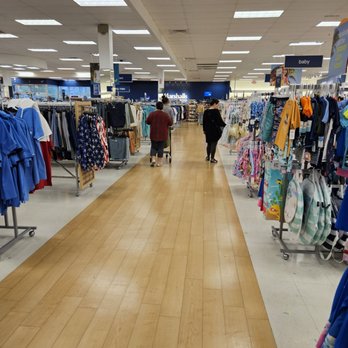 MARSHALLS - Updated July 2025 - 110 Photos & 118 Reviews - 1701 N ...