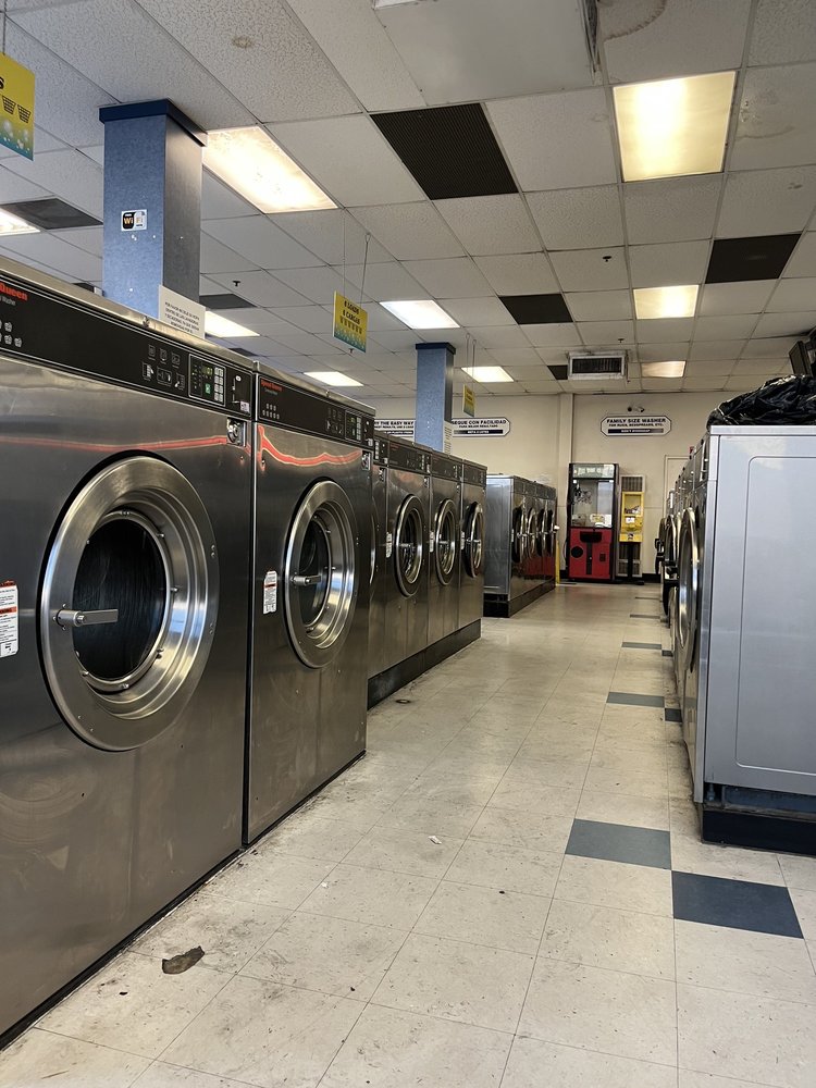 SPLASH LAUNDROMAT - Updated July 2025 - 17 Photos & 13 Reviews - 2045 E ...