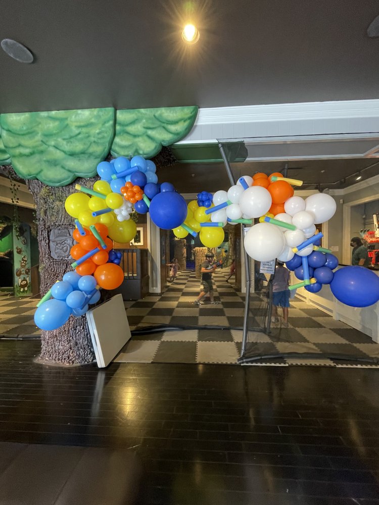 BUNCHA BALLOONS - Updated July 2025 - 64 Photos - 2664 Waolani Ave ...