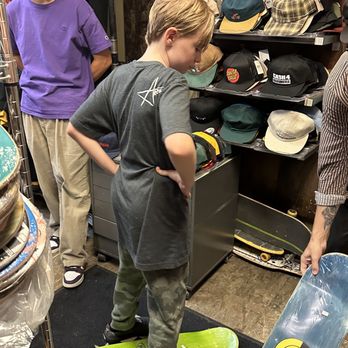 303 BOARDS - Updated December 2025 - 46 Photos & 83 Reviews - 1338 E ...