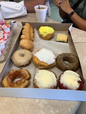 RALPHS DONUT SHOP - 69 Photos & 137 Reviews - 59 S Cedar Ave ...
