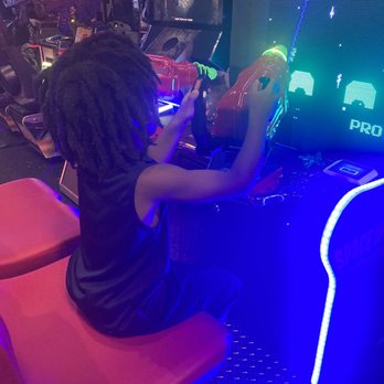 FLIPPERS CINEMA - Updated November 2024 - 70 Photos & 106 Reviews ...