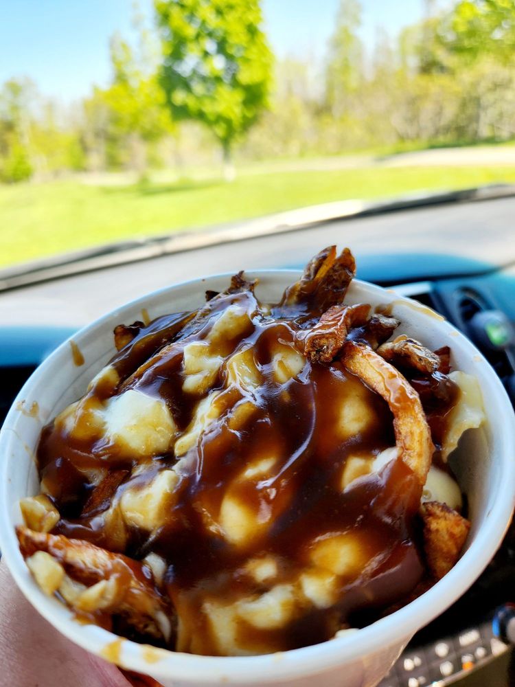 PONG’S POUTINE - 17 Photos & 14 Reviews - 2079 Carp Road, Ottawa ...