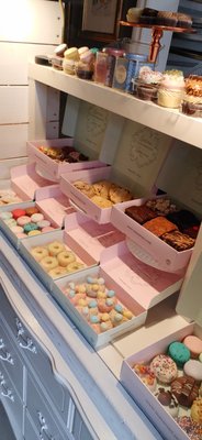 MACARONZ - Updated March 2025 - 132 Photos & 18 Reviews - 43 Queen ...