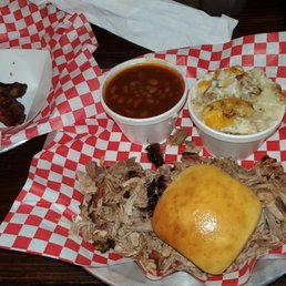 THE SMOKIN PIG - Updated September 2024 - 37 Photos & 68 Reviews - 1696 ...