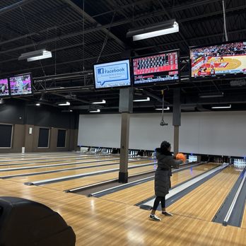 REVOLUTIONS - Updated January 2026 - 55 Photos & 96 Reviews - 60 ...