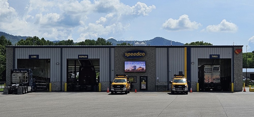 SPEEDCO TRUCK LUBE AND TIRES - Updated March 2026 - 1129 Smokey ...