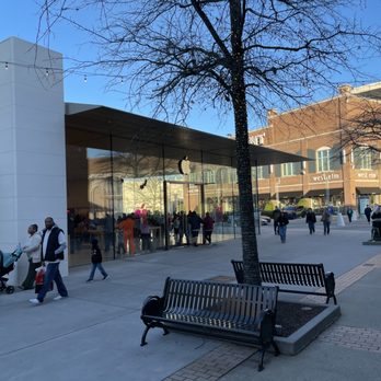 APPLE SOUTHPOINT - Updated December 2025 - 35 Photos & 203 Reviews ...