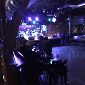 BELLY UP TAVERN - 626 Photos & 728 Reviews - Bars - 143 S Cedros Ave, Solana Beach, CA - Phone ...