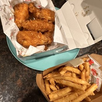 BB.Q CHICKEN - Updated October 2025 - 212 Photos & 122 Reviews - 701 W ...