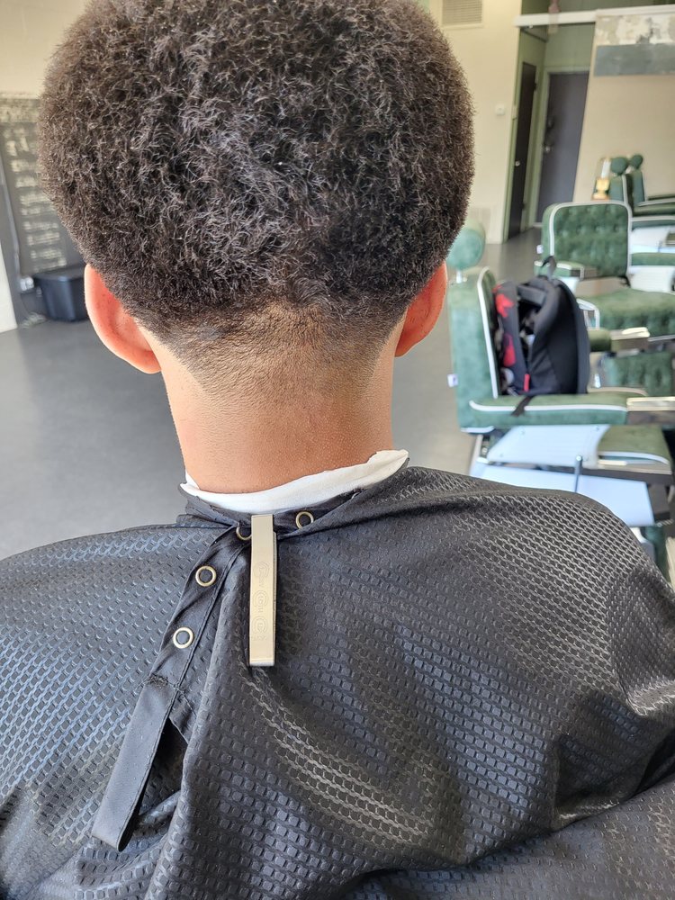 THE LINE UP BARBER & SALON SHOP - 15 Photos - 6807 E 15th St, Tulsa ...