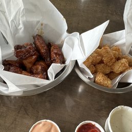 I WINGZ - Updated December 2025 - 59 Photos & 105 Reviews - 2445 25th ...