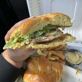 PARKWAY DELI & RESTAURANT - Updated June 2025 - 533 Photos & 946 ...