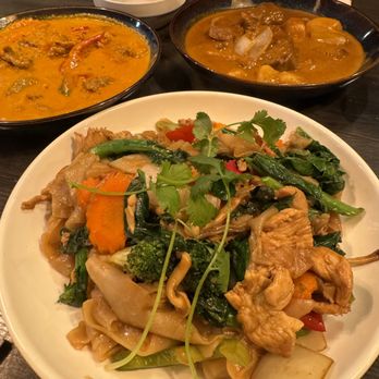 SUPANNEE HOUSE OF THAI BY SUREE - Updated January 2025 - 1972 Photos & 1620 Reviews - 2907 ...