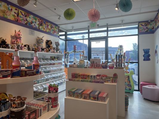 SWEET TOOTH CANDY SHOPPE - Updated July 2025 - 22 Photos & 25 Reviews ...