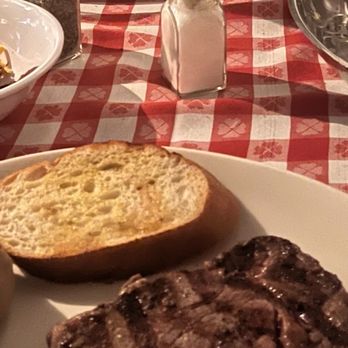 BEEFMASTOR INN - Updated August 2025 - 148 Photos & 217 Reviews - 2656 ...