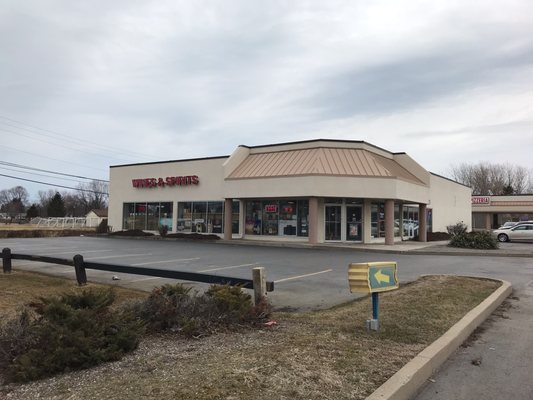 THE LIQUOR BOX - Updated January 2026 - 14 Reviews - 3670 Mount Read ...