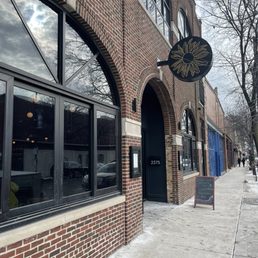 DAISIES - Updated December 2025 - 1598 Photos & 734 Reviews - 2375 N ...