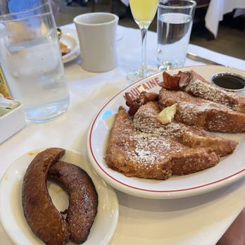 AQUITAINE - Updated July 2024 - 687 Photos & 1017 Reviews - 569 Tremont ...