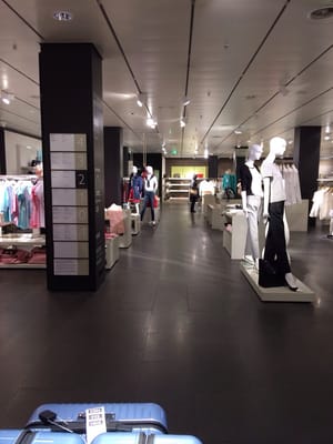 GLOBUS - Updated June 2026 - 10 Photos - Spitalgasse 17, Bern ...