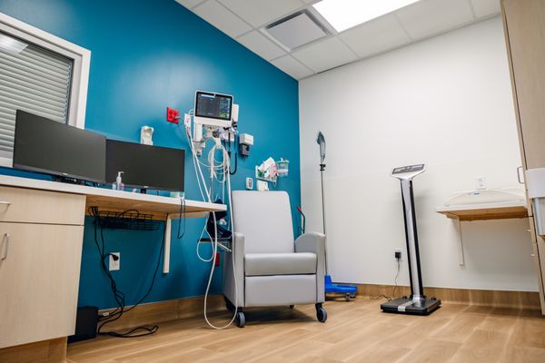 LEGACY ER & URGENT CARE - Updated December 2025 - 16 Photos - 211 W ...