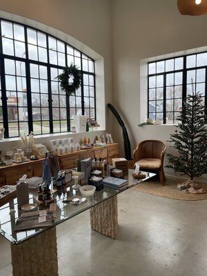 HAND & LAND - Updated January 2025 - 38 Photos & 14 Reviews - 3216 ...