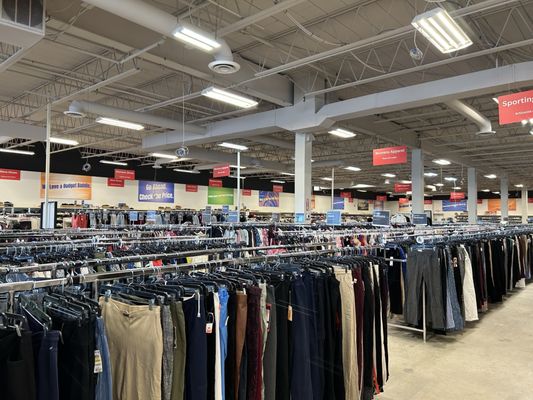 VALUE OUTLETS - Updated May 2026 - 1821 Broadhollow Rd, Farmingdale ...
