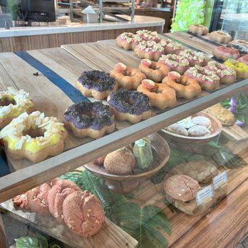 HELLO HILO - Updated May 2025 - 374 Photos & 204 Reviews - 1881 Jesse ...