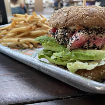 UNIVERSITY DRAFT HOUSE - Updated December 2025 - 180 Photos & 161 ...