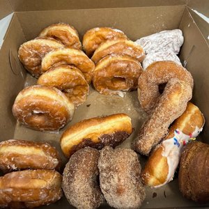 BELLA-NAPOLI ITALIAN BAKERY OF TROY - Updated June 2025 - 83 Photos ...