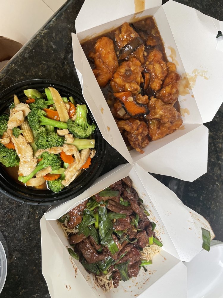 UNCLE LEE’S KITCHEN - 31 Photos & 120 Reviews - 5408 Sand Point Way NE ...