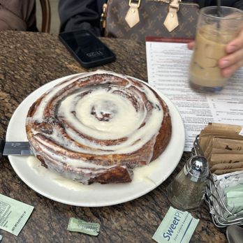 PLUMS CAFE - Updated May 2024 - 4098 Photos & 3129 Reviews - 369 E 17th ...